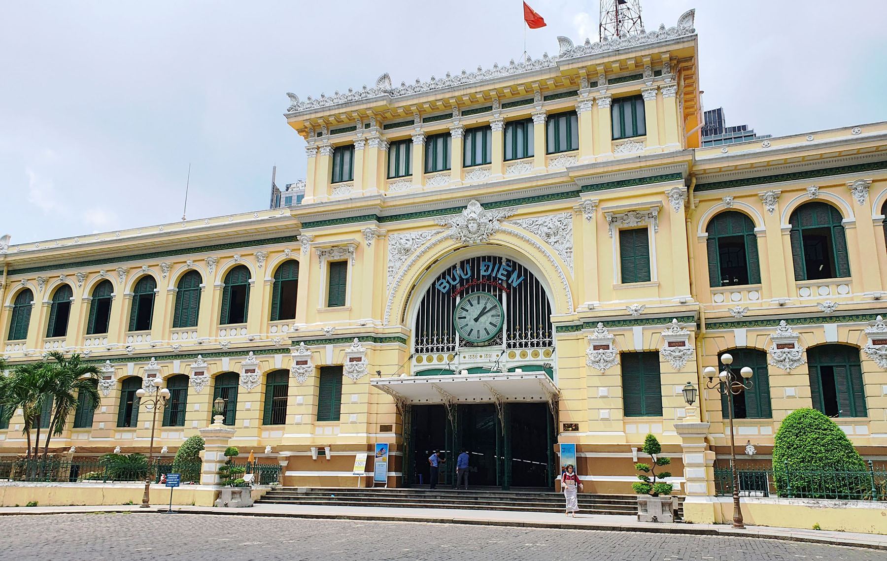 Saigon Central Post Office: The second among the most beautiful post ...